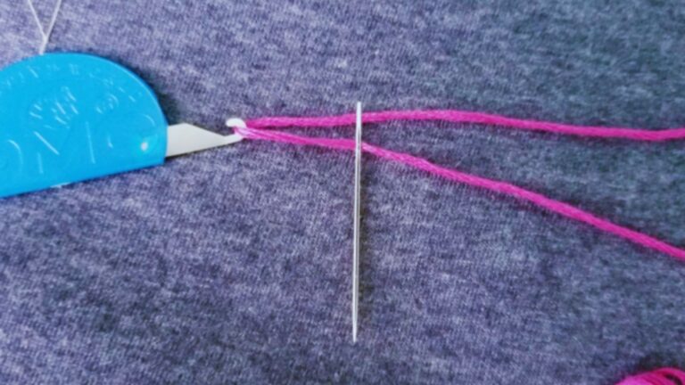 How to Thread a Needle with a Needle Threader Tutorial - TheMasterCraft